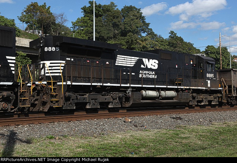NS 8885